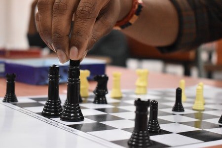 How to Castle in Chess: Tips for beginners - Improving Chess